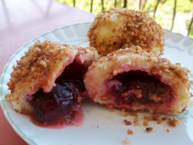 Domaće knedle sa šljivama - Recept - Kolači#